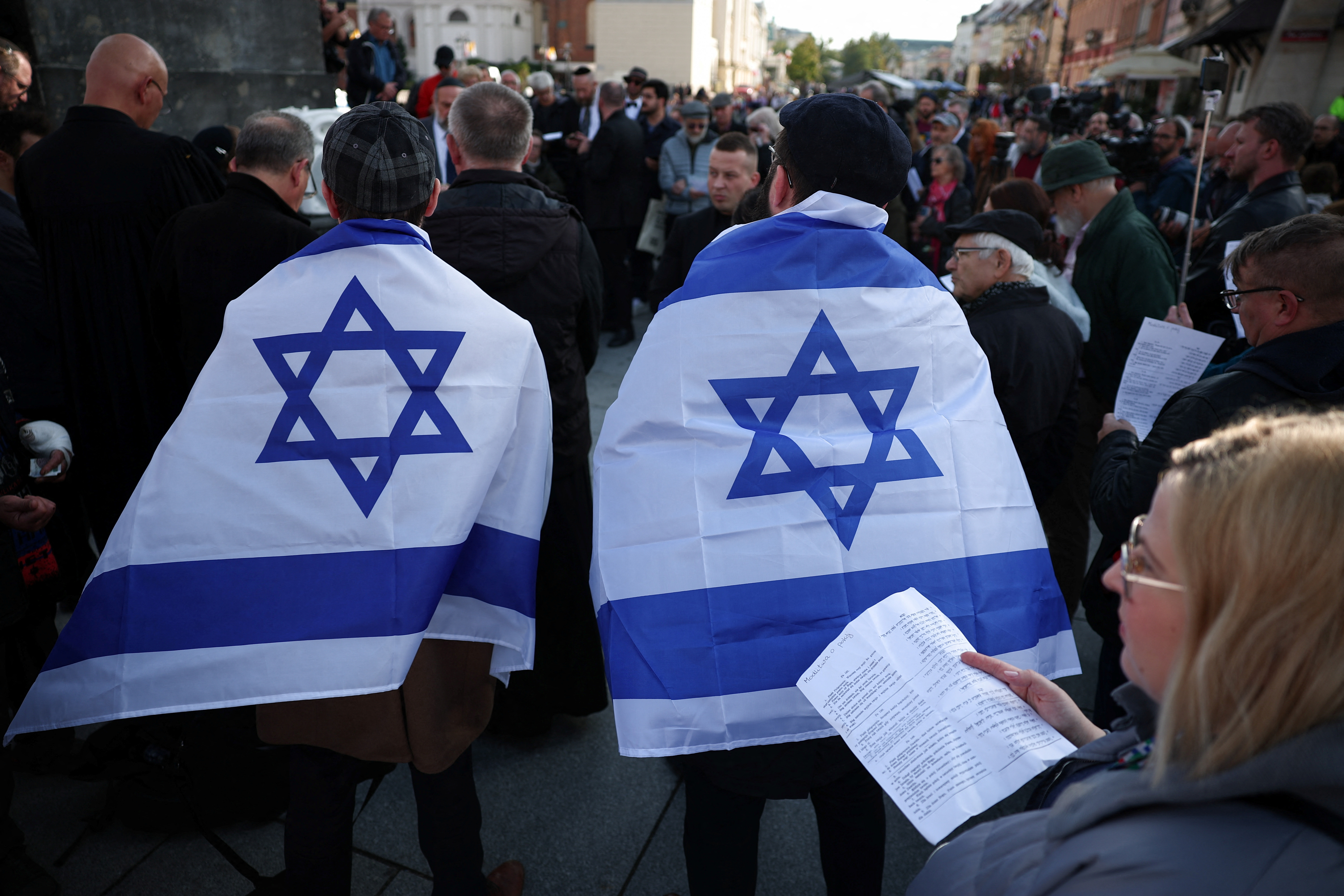 Tens of thousands rally in Mideast, West to support Israel ...