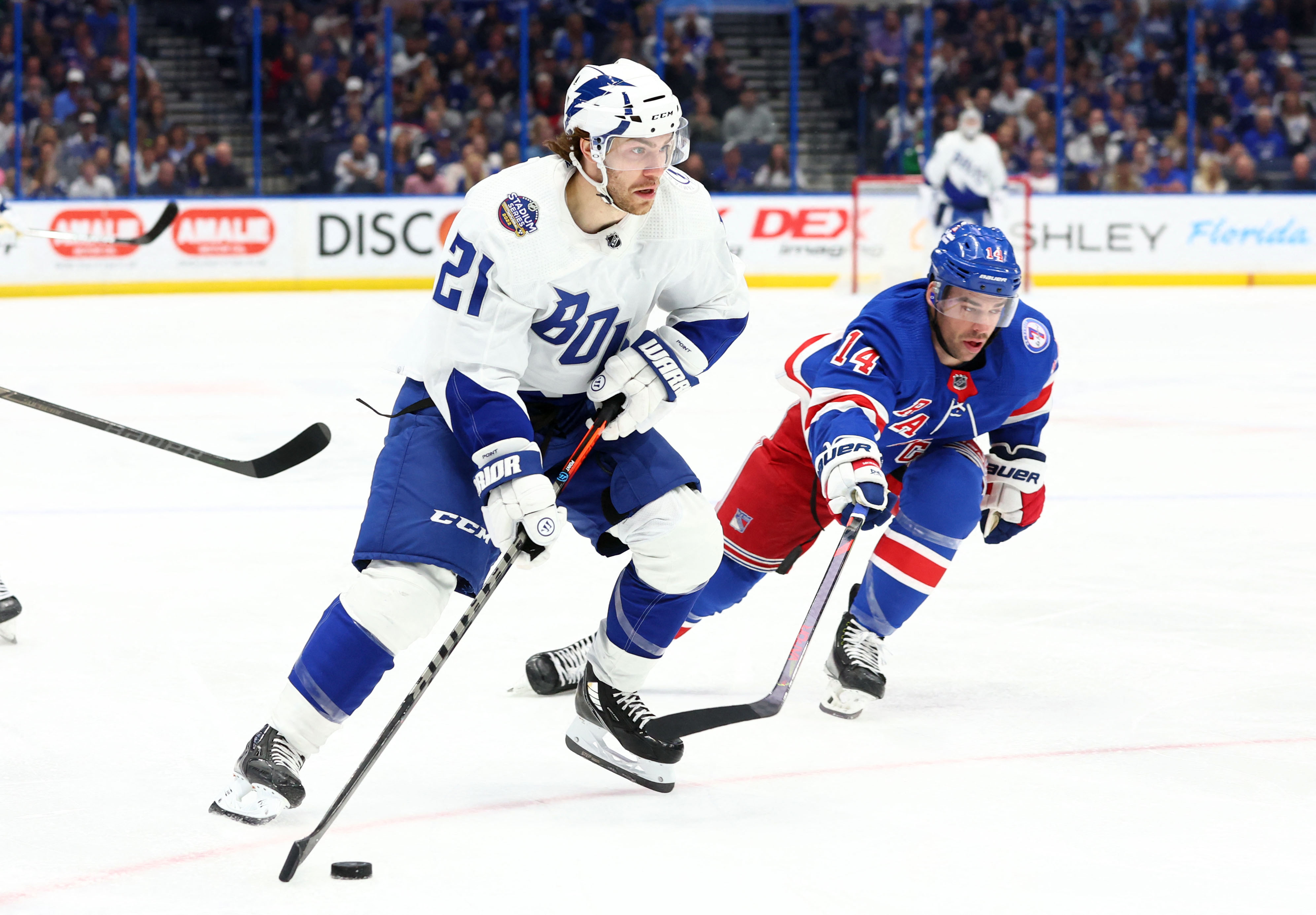 NHL roundup: Rangers sweep season series from Lightning | Reuters