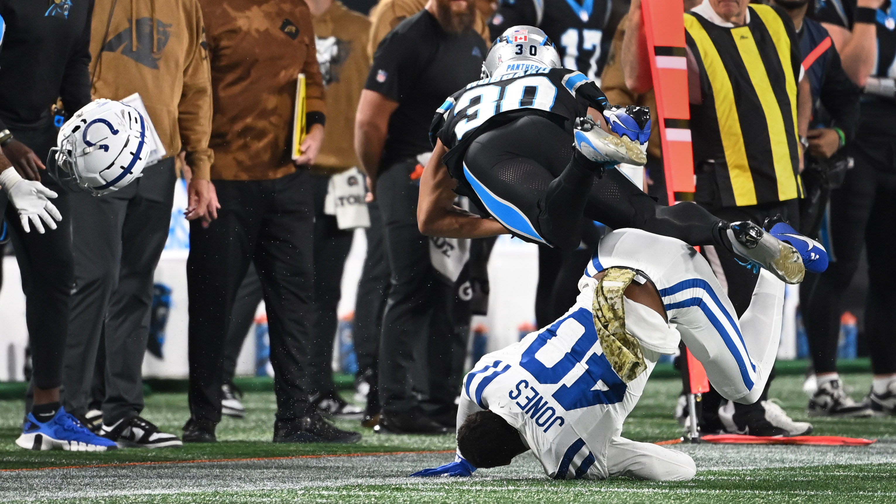 Bears ride defense to tight victory over Panthers | Reuters