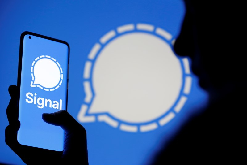 Russian users report glitches with secure messenger app Signal | Reuters